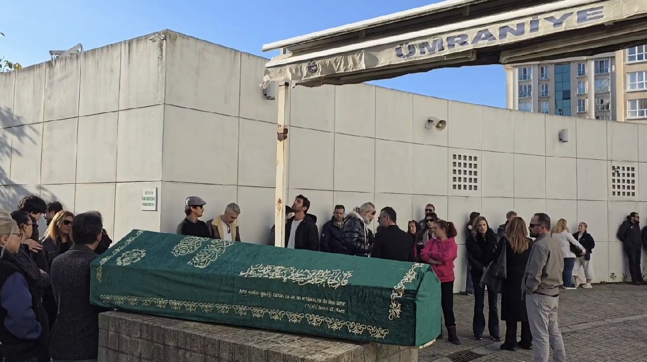 Oyuncu Tekin Temel son yolculuğuna uğurlandı