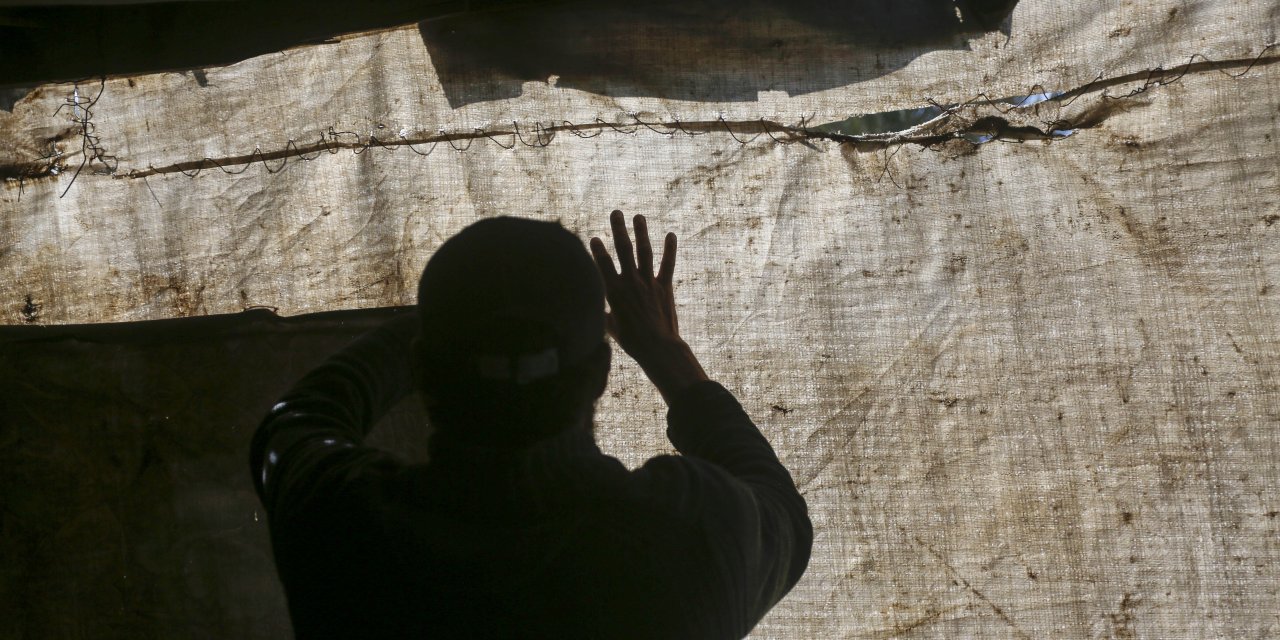 Gazzeli Batran ailesi yeni yıla soğuktan ölen ikiz bebeklerinin ...