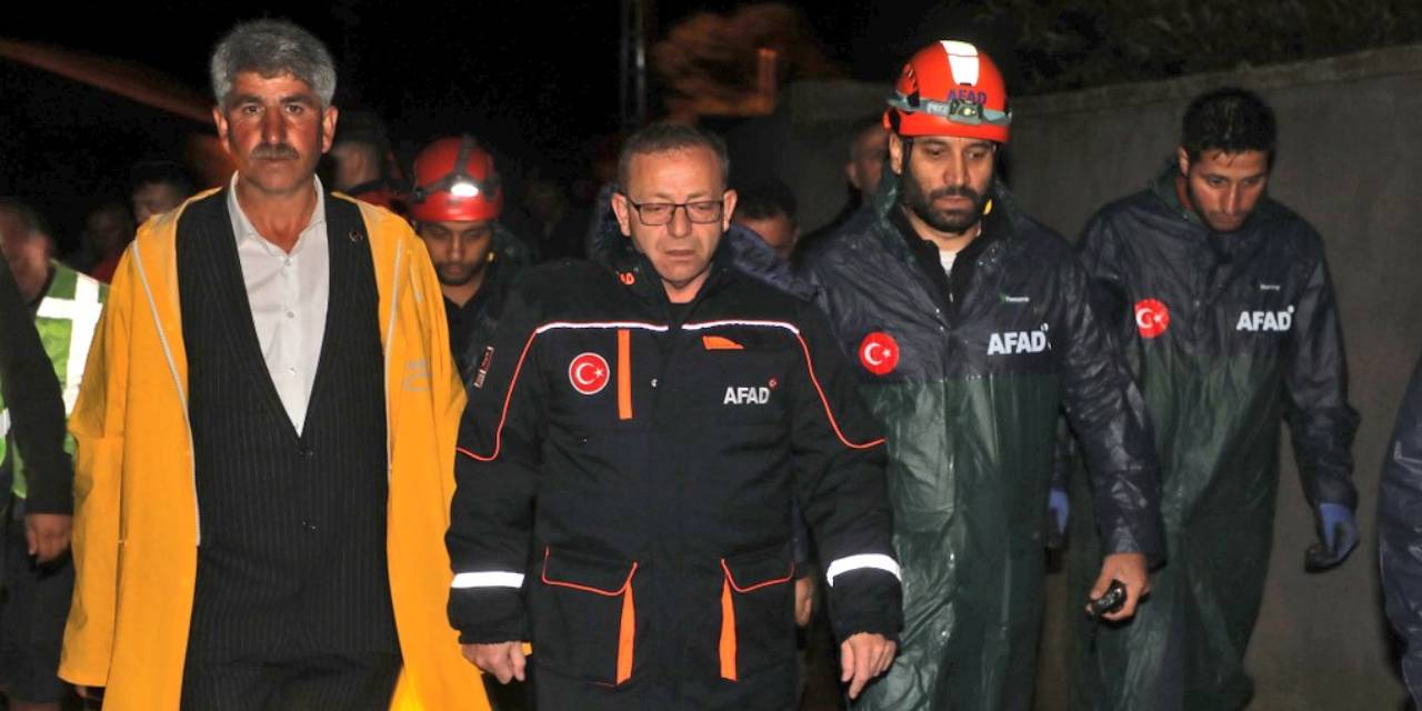 Vali Polat selin vurduğu köyleri inceledi: "Devletimiz çok güçlü"