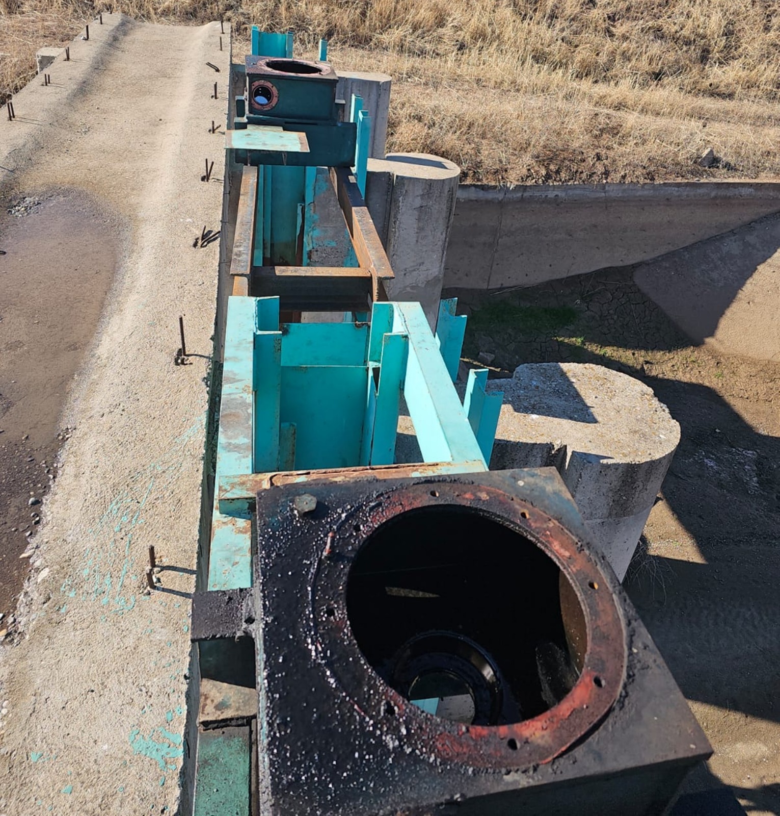 Diyarbakır’da su dağıtılan kanalın demir kapıları çalındı